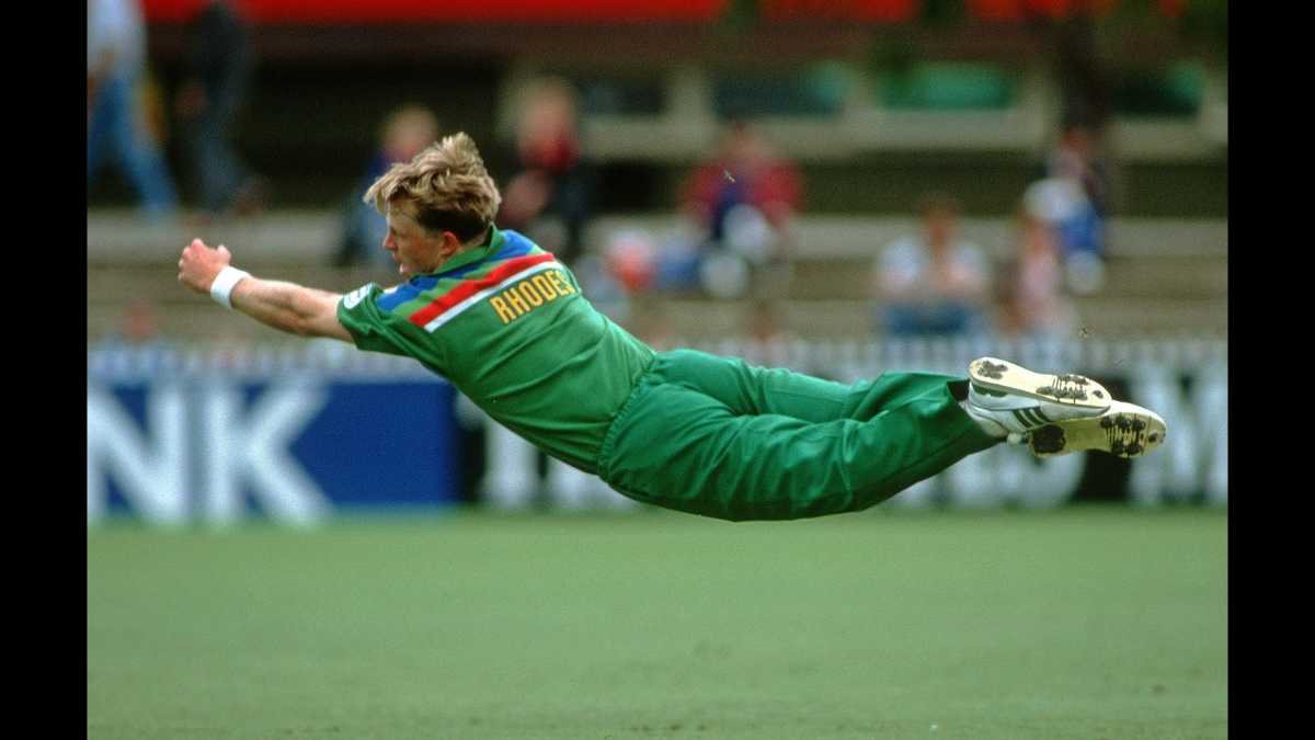10 Best Fielders in the World: Top Cricket Fielding Legends